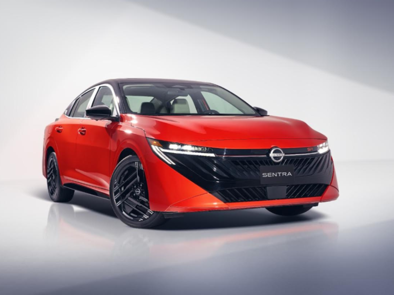 Nissan lanza los nuevos Sentra y Versa en Colombia: Precios